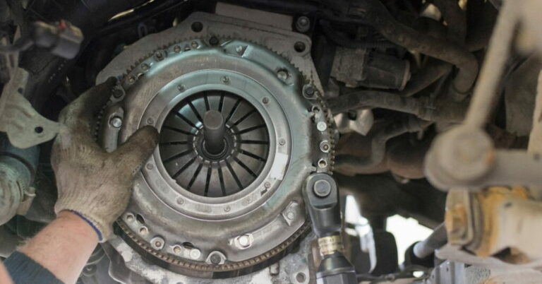 Guía esencial para el cuidado del clutch de tu carro - Multimarca